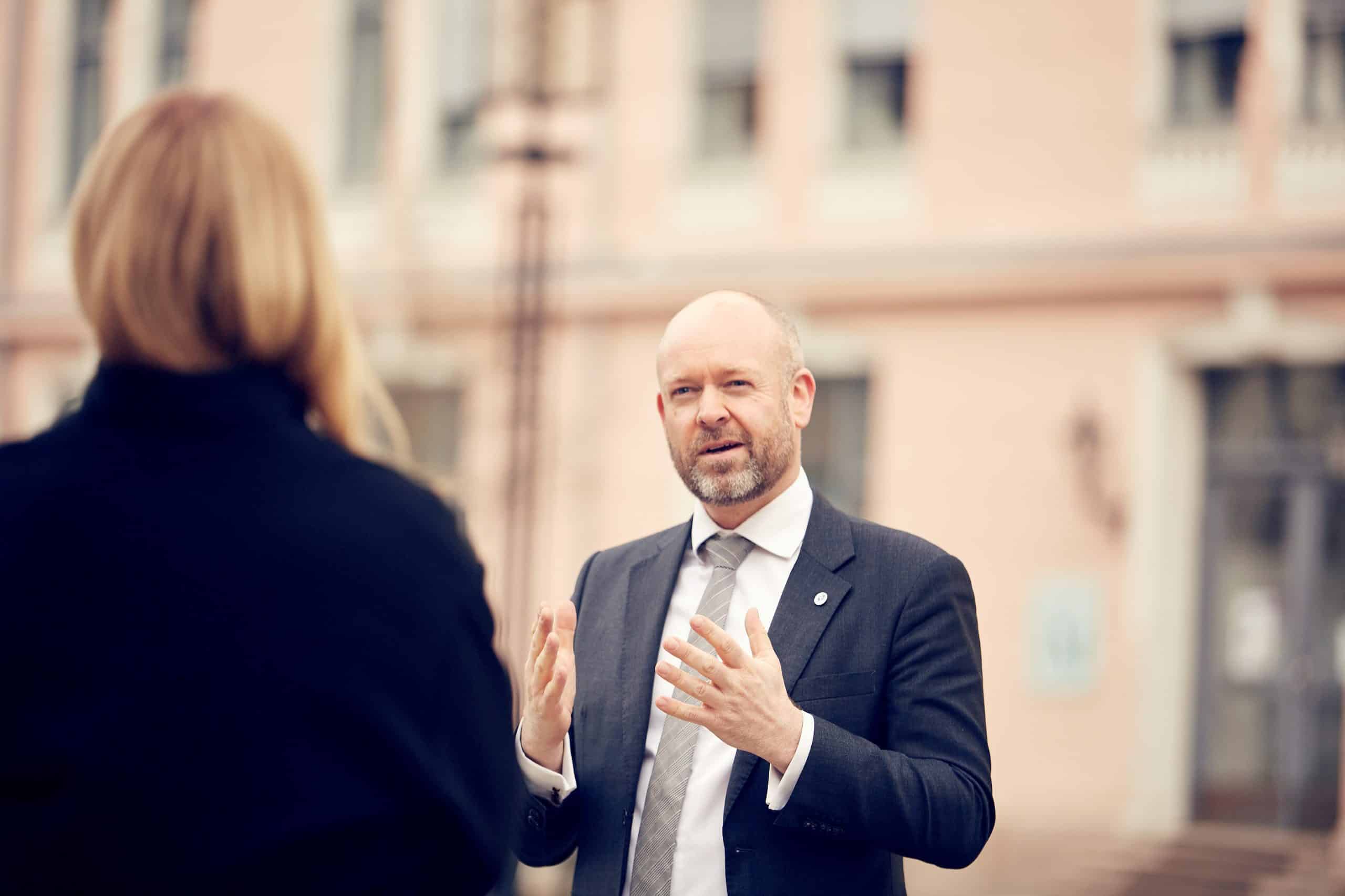 Mener LO presser regjeringen til diskriminering – Norge klaget inn til ILO