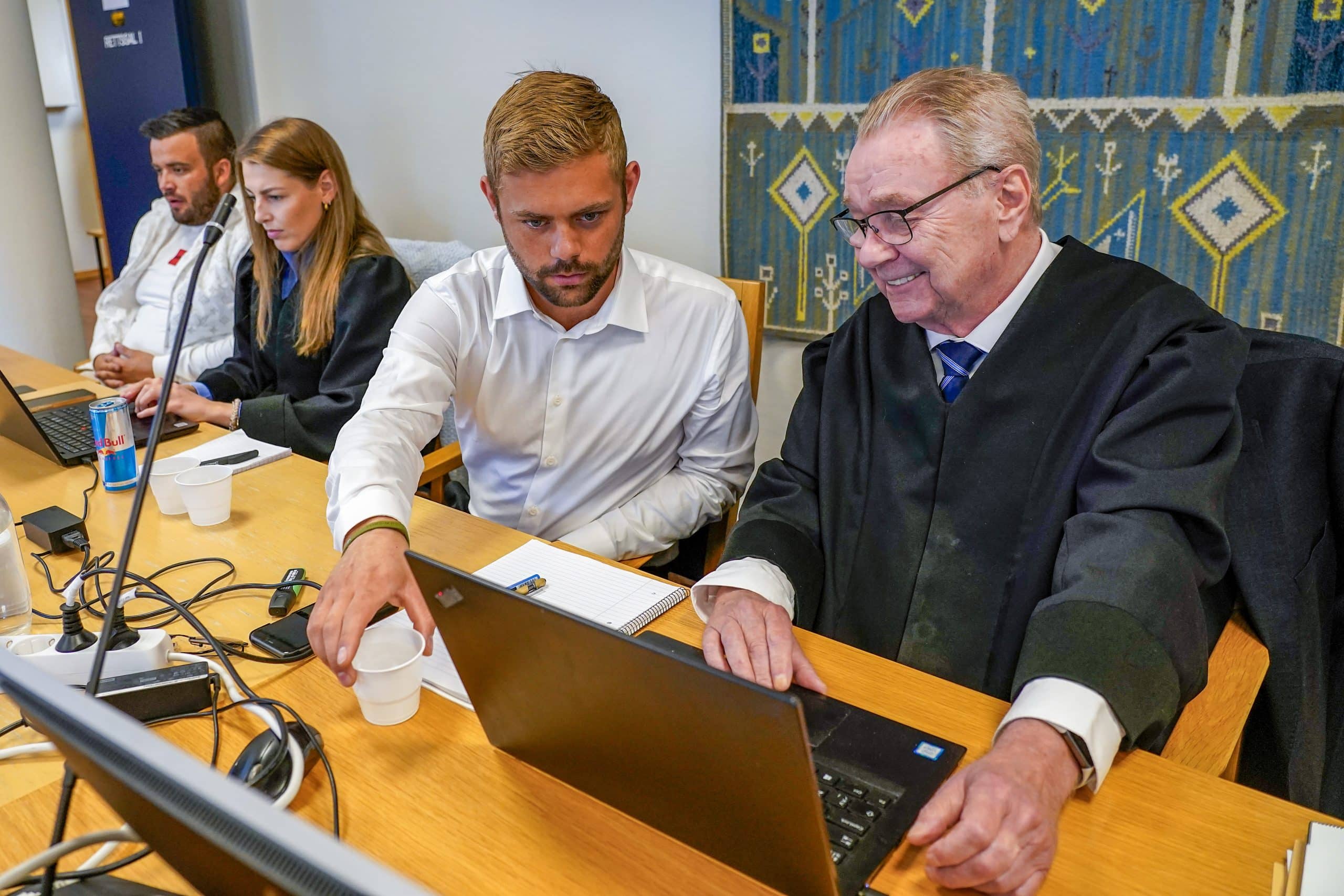 "Offeret" truet både vekteren og politiet: - Han tok tommelen over ...