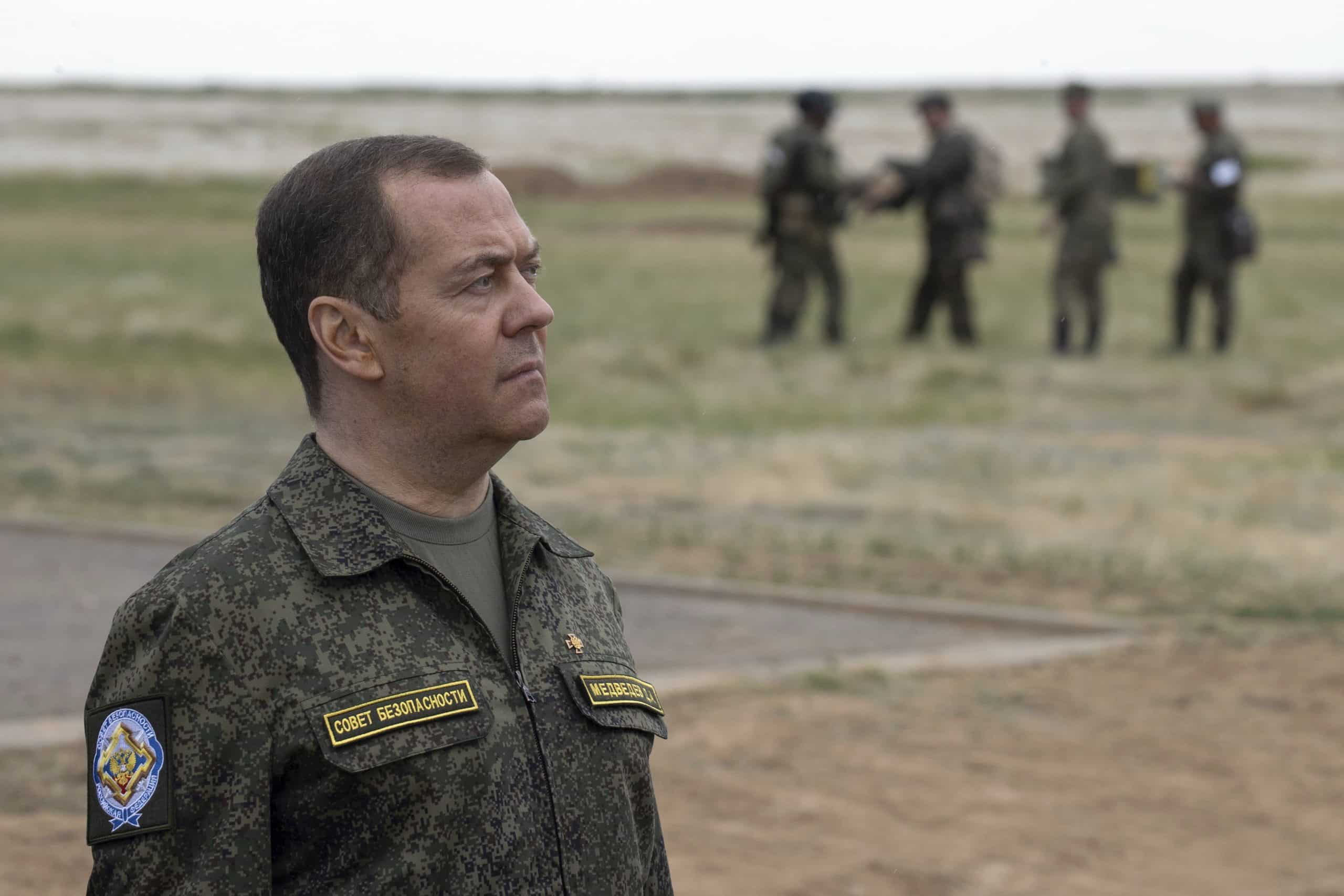 Medvedev: Vesten presser alle mot tredje verdenskrig