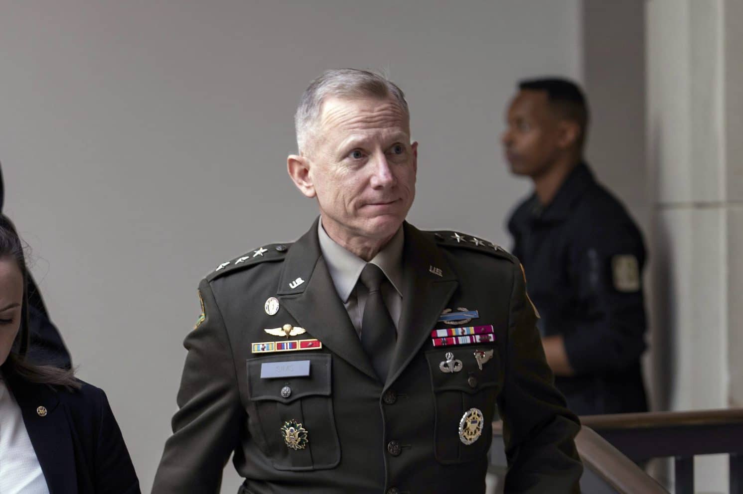 General: Forholdene på slagmarken er ikke ideelle for F-16