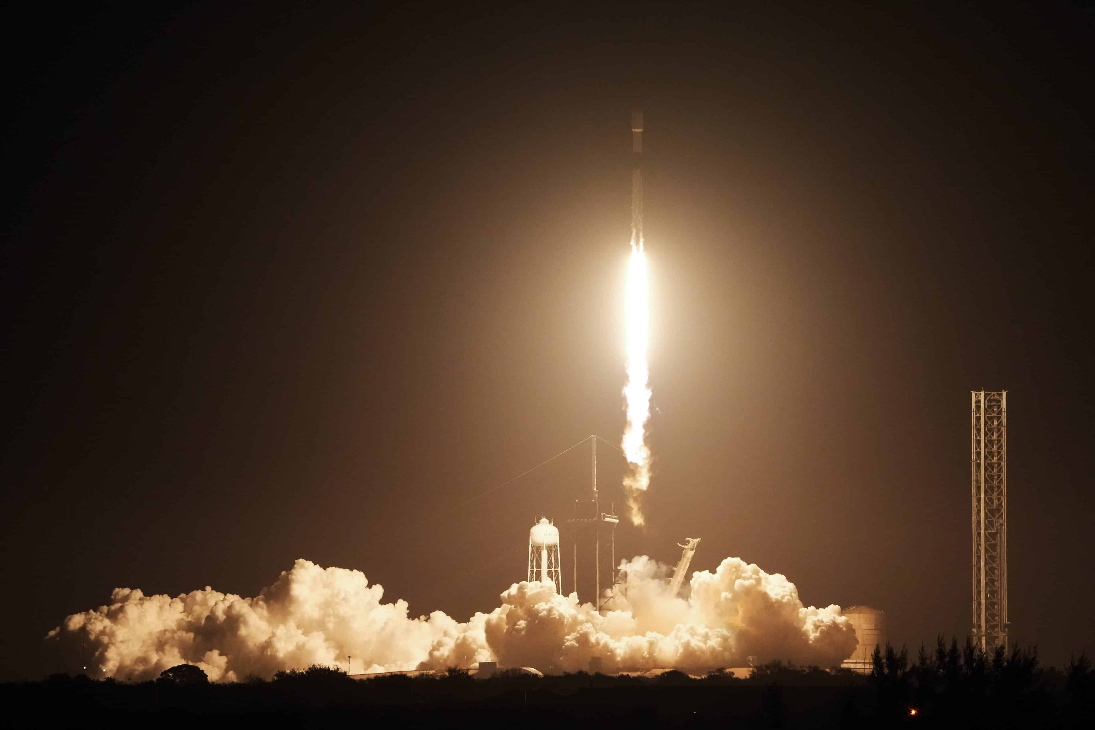 Amerikansk månelander skutt opp med SpaceX Falcon-rakett