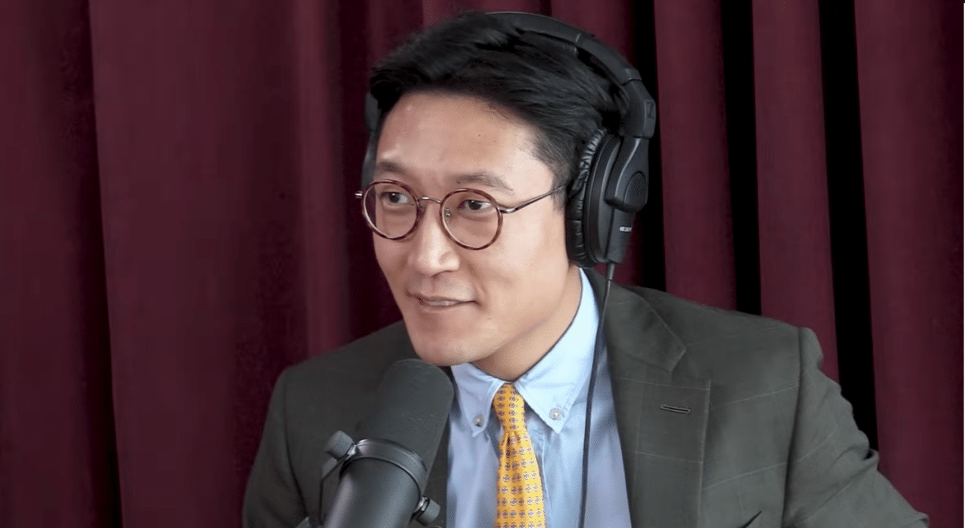 Danby Choi: – Bare iNyheter forteller deg hele sannheten