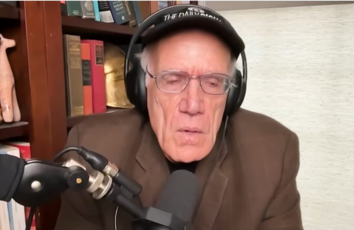 Victor Davis Hanson operert: – Vi ber for ham